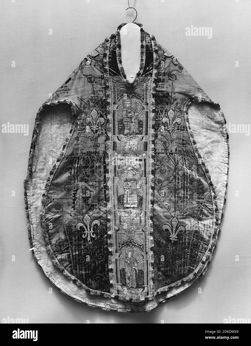 Decorative chasuble hi-res stock photography and images - Alamy