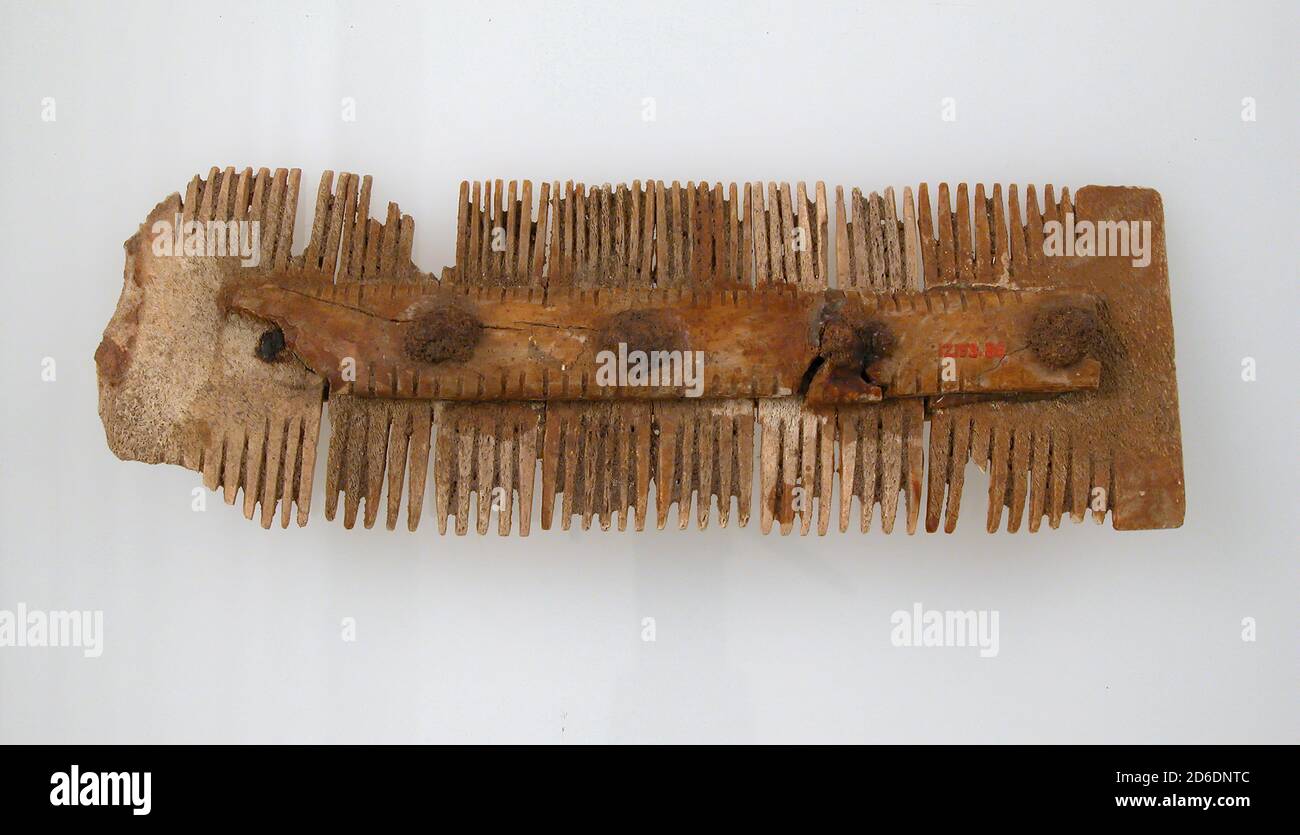 Double sided comb hi-res stock photography and images - Alamy