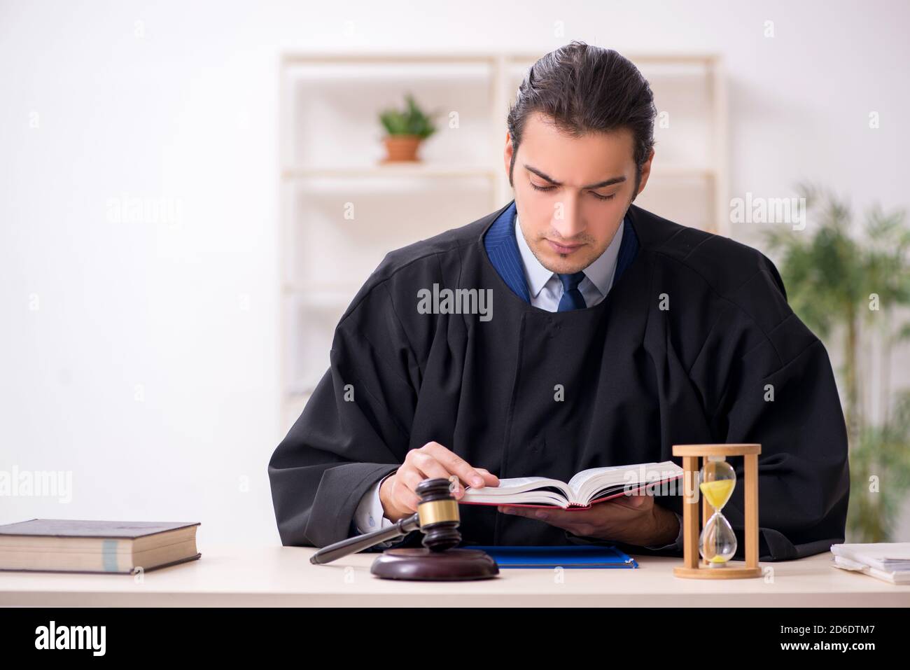 Judgement time for judge hi-res stock photography and images - Alamy