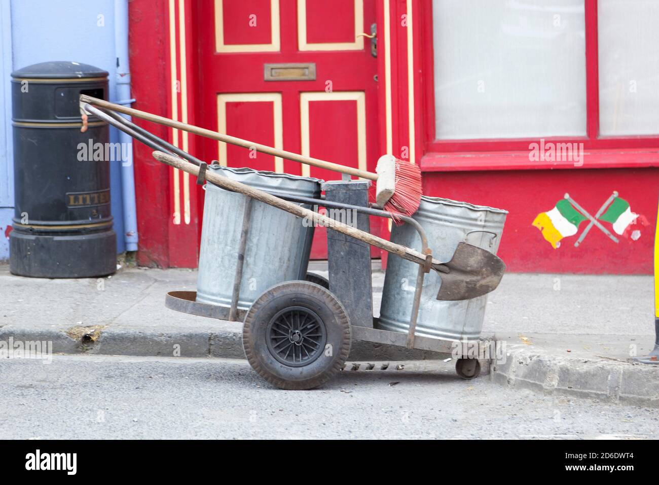 Road sweepers broom hi-res stock photography and images - Alamy