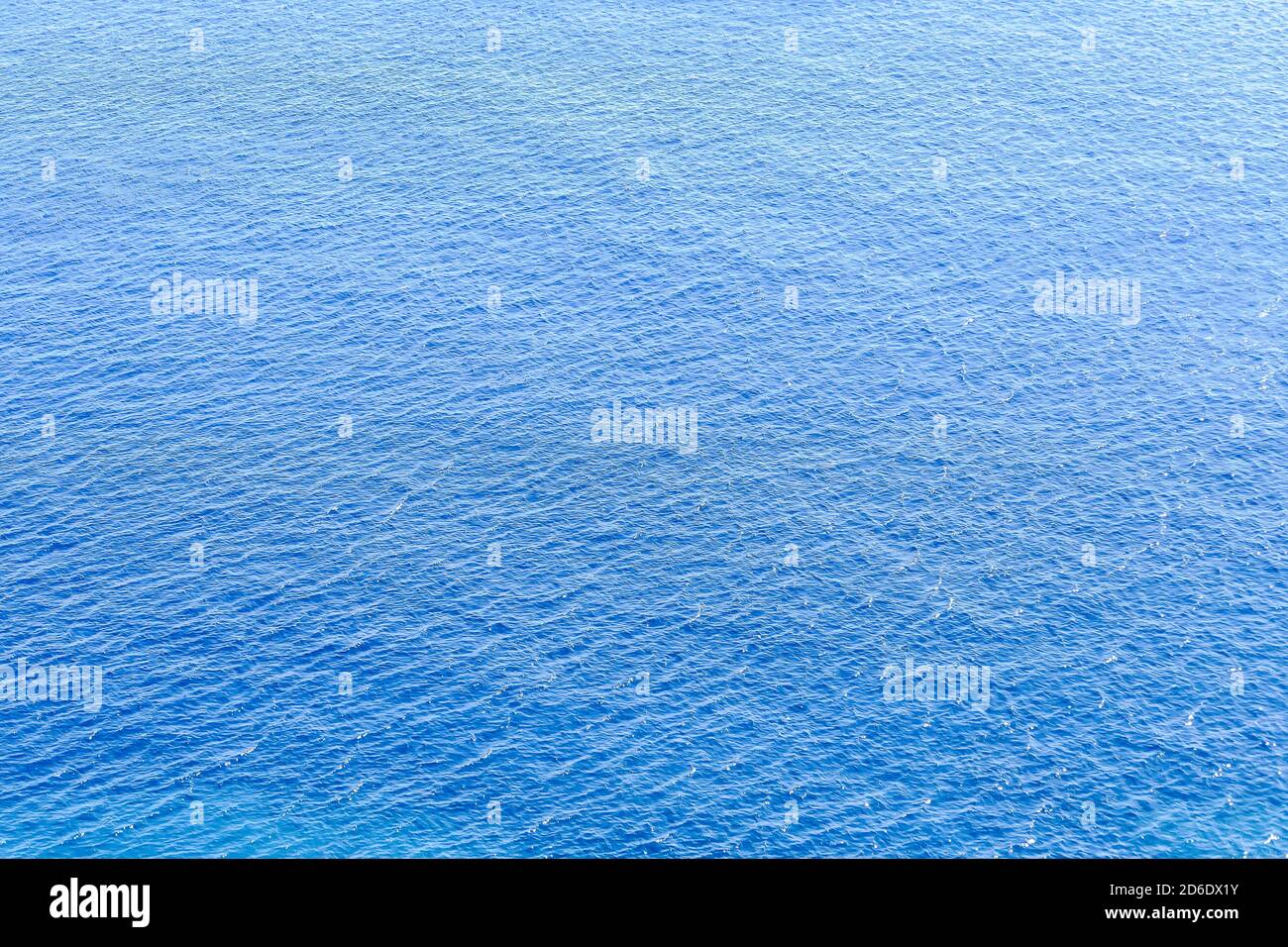 Blue deep water split view hi-res stock photography and images - Alamy
