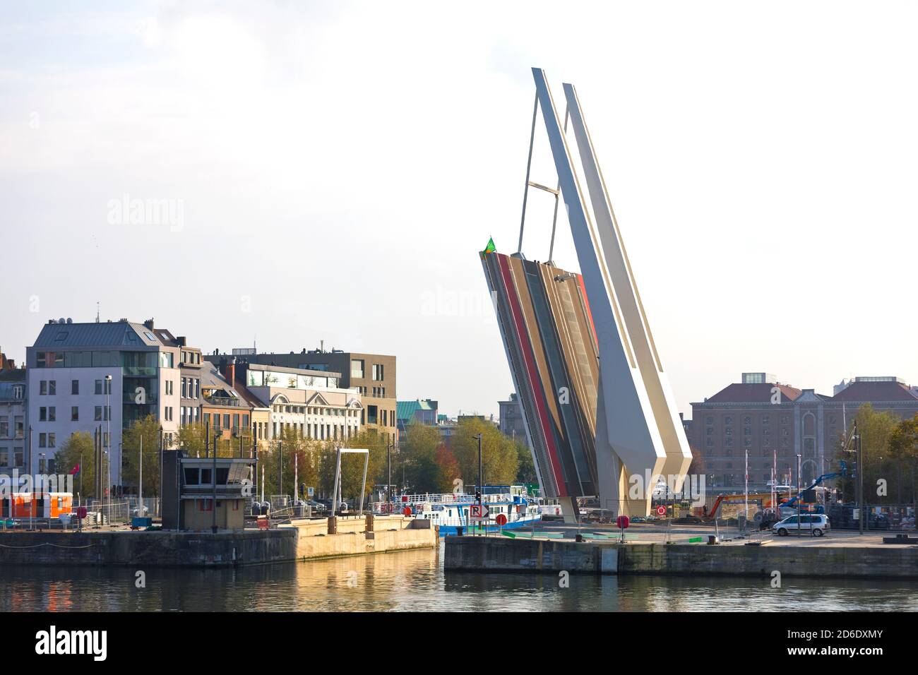 Lift bridge in the port of Antwerp Stock Photo - Alamy