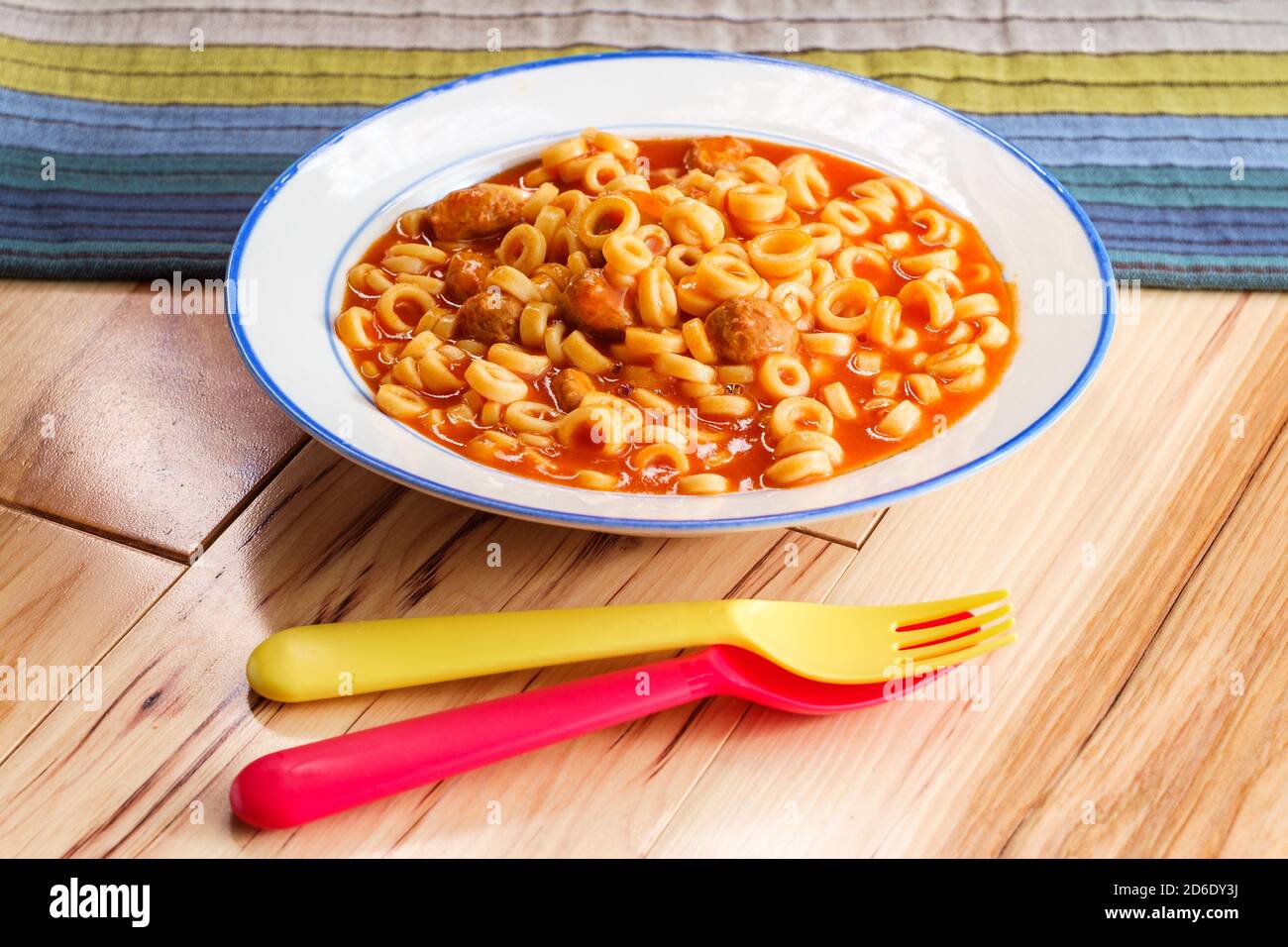 Canned spaghetti rings hi-res stock photography and images - Alamy