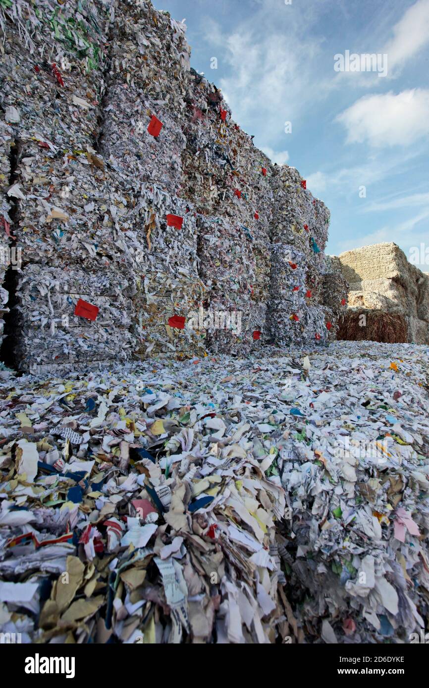Large lot garbage recycling hi-res stock photography and images - Alamy