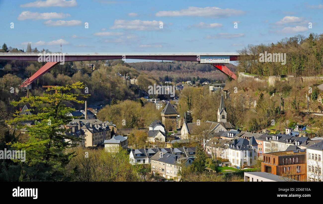 Pont rouge hi-res stock photography and images - Alamy
