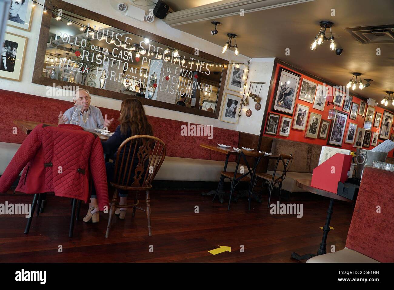 Mantel zuma wire hi-res stock photography and images - Alamy