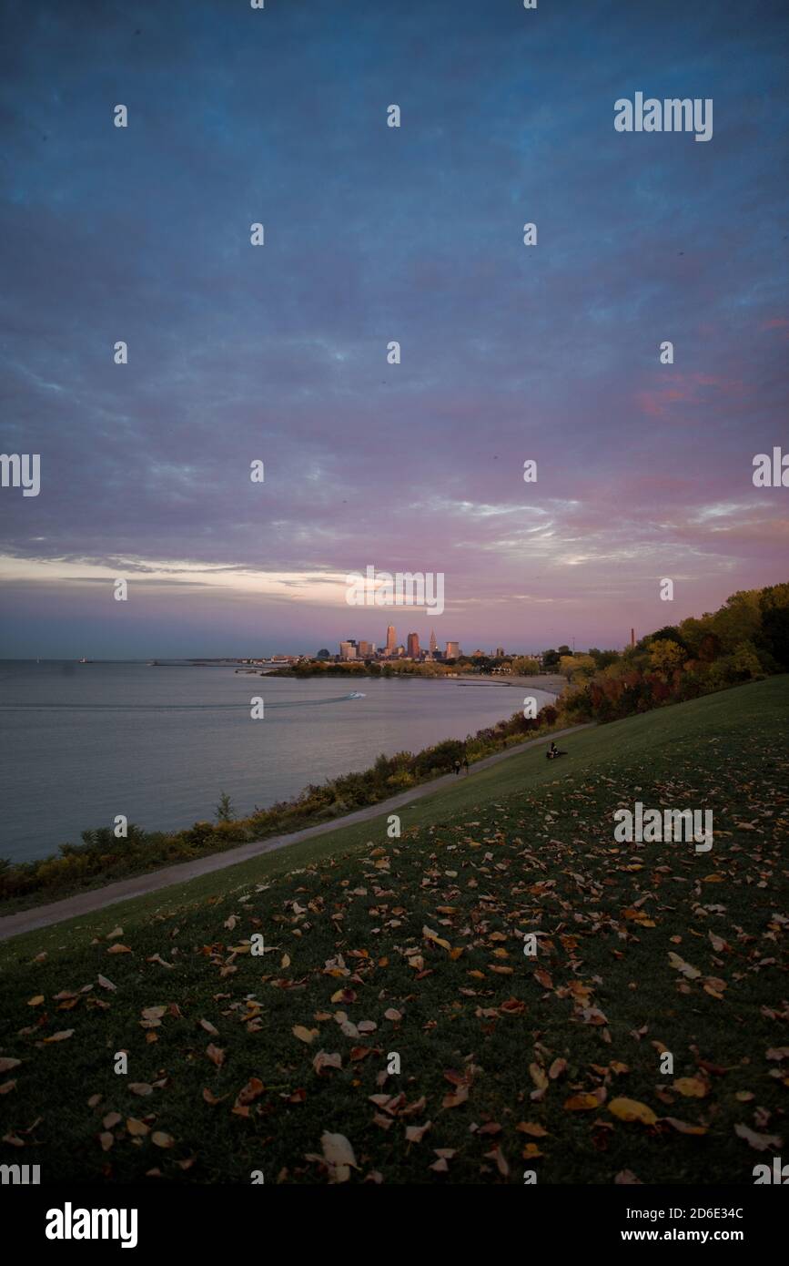 Cleveland Ohio skyline from edgewater park in the fall at sunset Stock ...