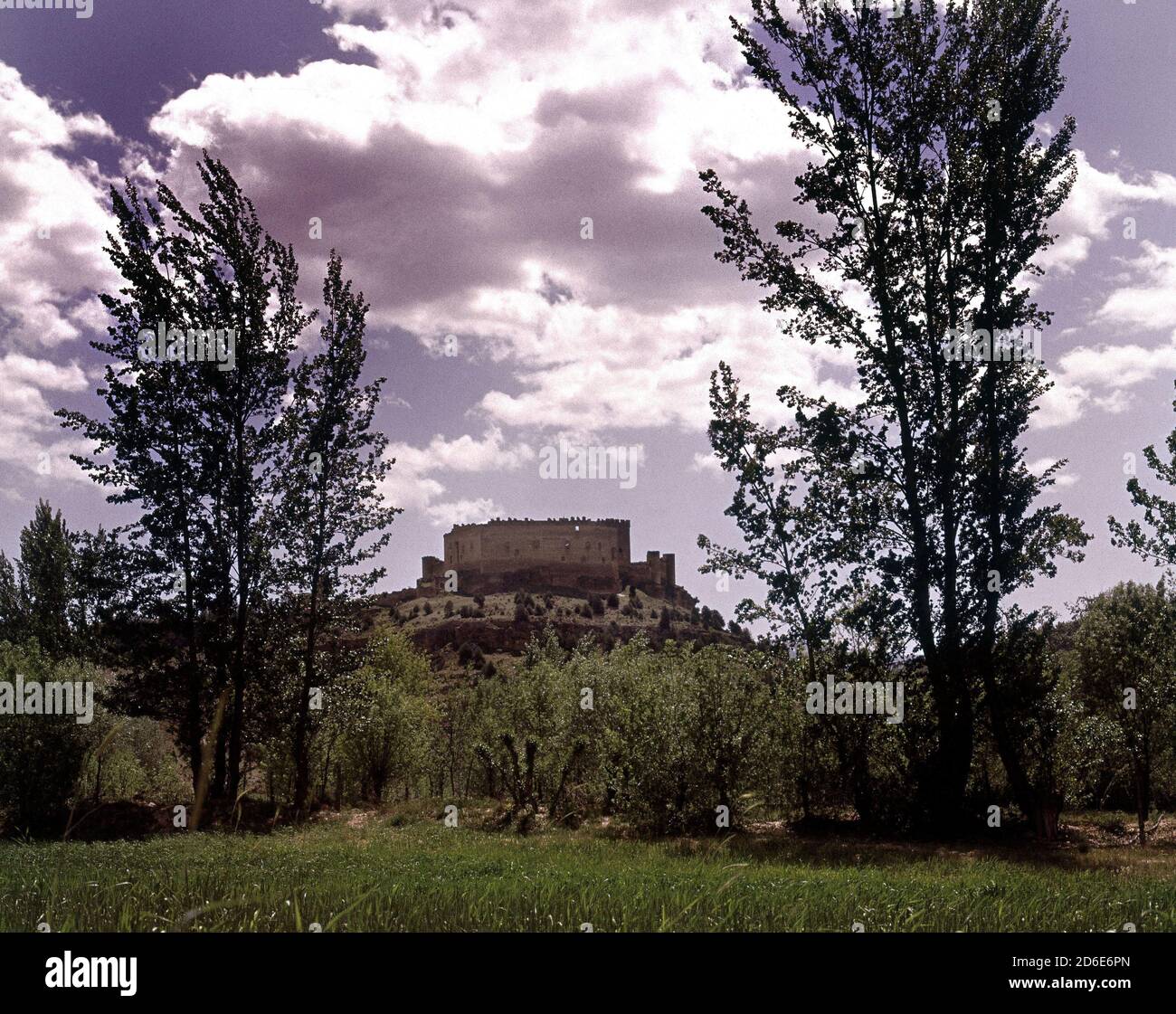 CASTILLO DE PEDRAZA CONSTRUIDO ENTRE LOS SIGLOS XIV Y XVI FOTO DE LOS ...