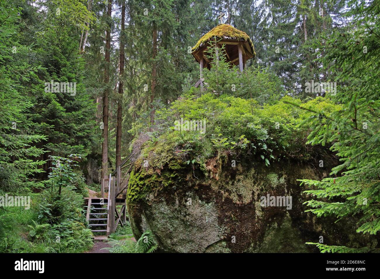 Viewing pavilion in the Luisenburg rock labyrinth, Wunsiedel ...