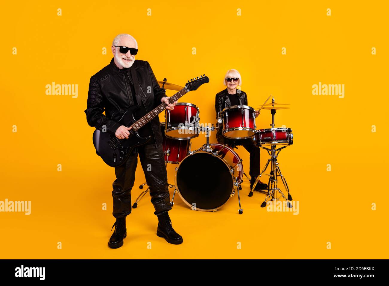 Famous bass player hi-res stock photography and images - Alamy