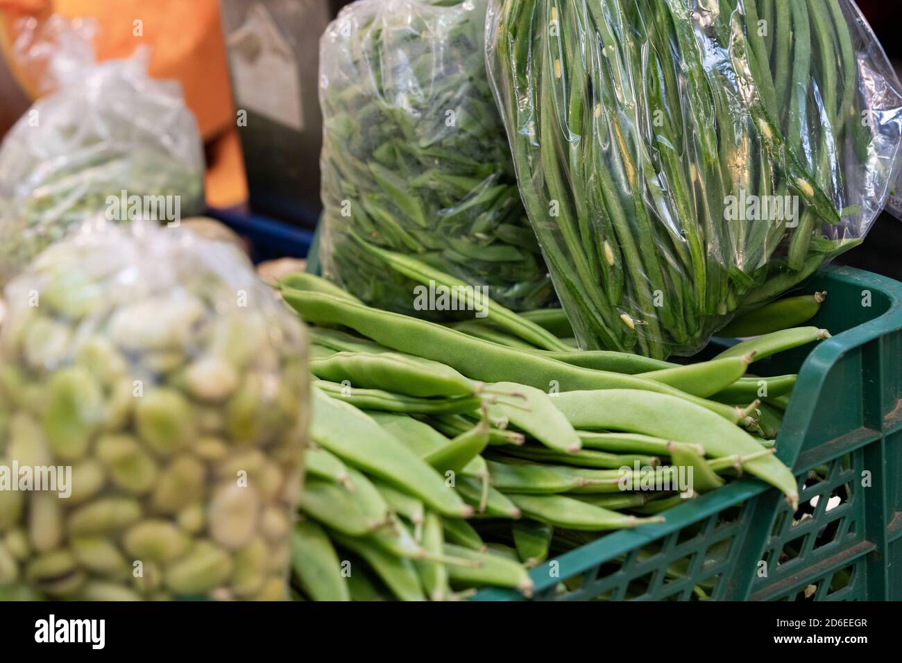 Green beans at local market Stock Photo - Alamy