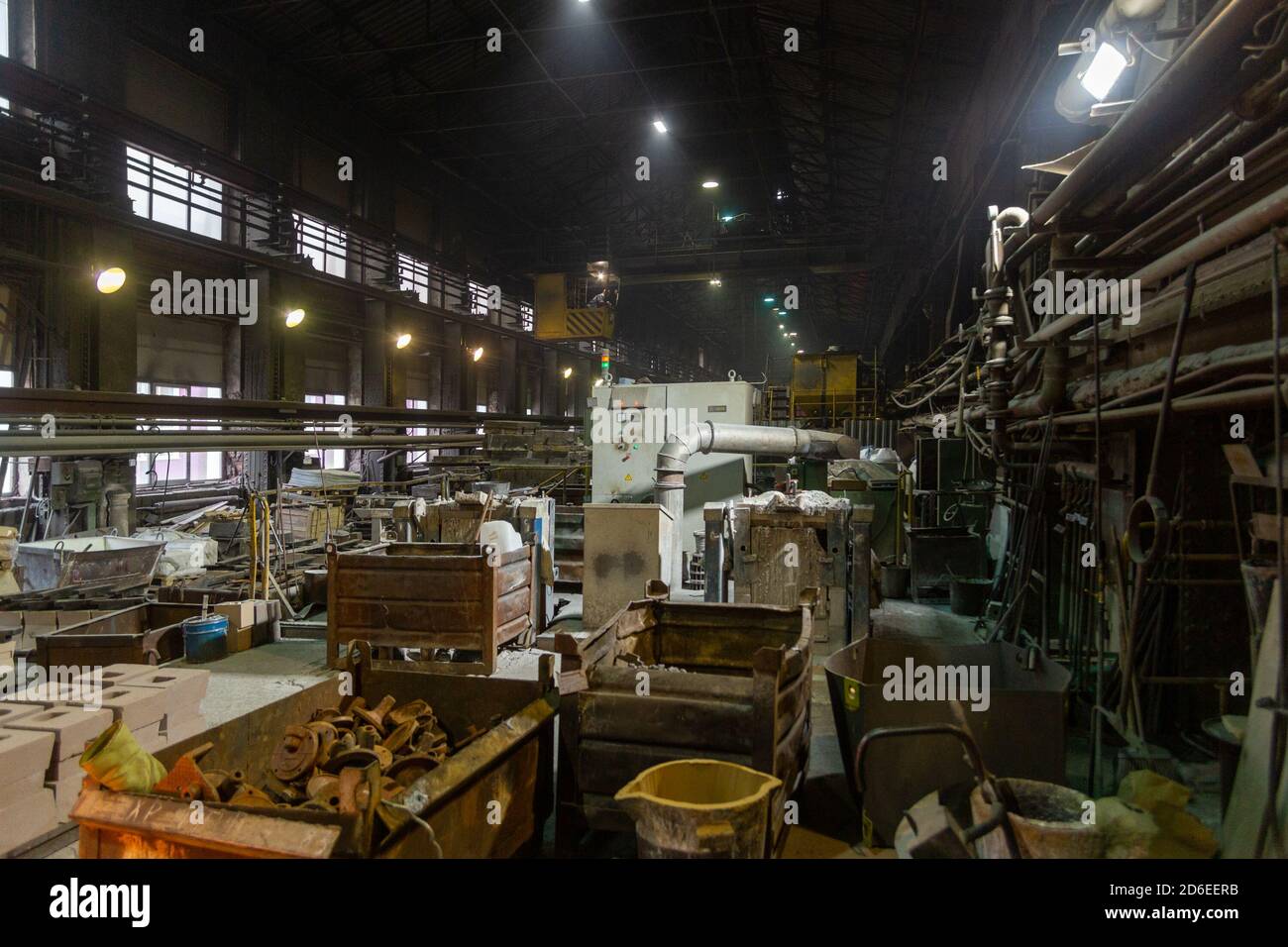 Messy warehouse production hi-res stock photography and images - Alamy