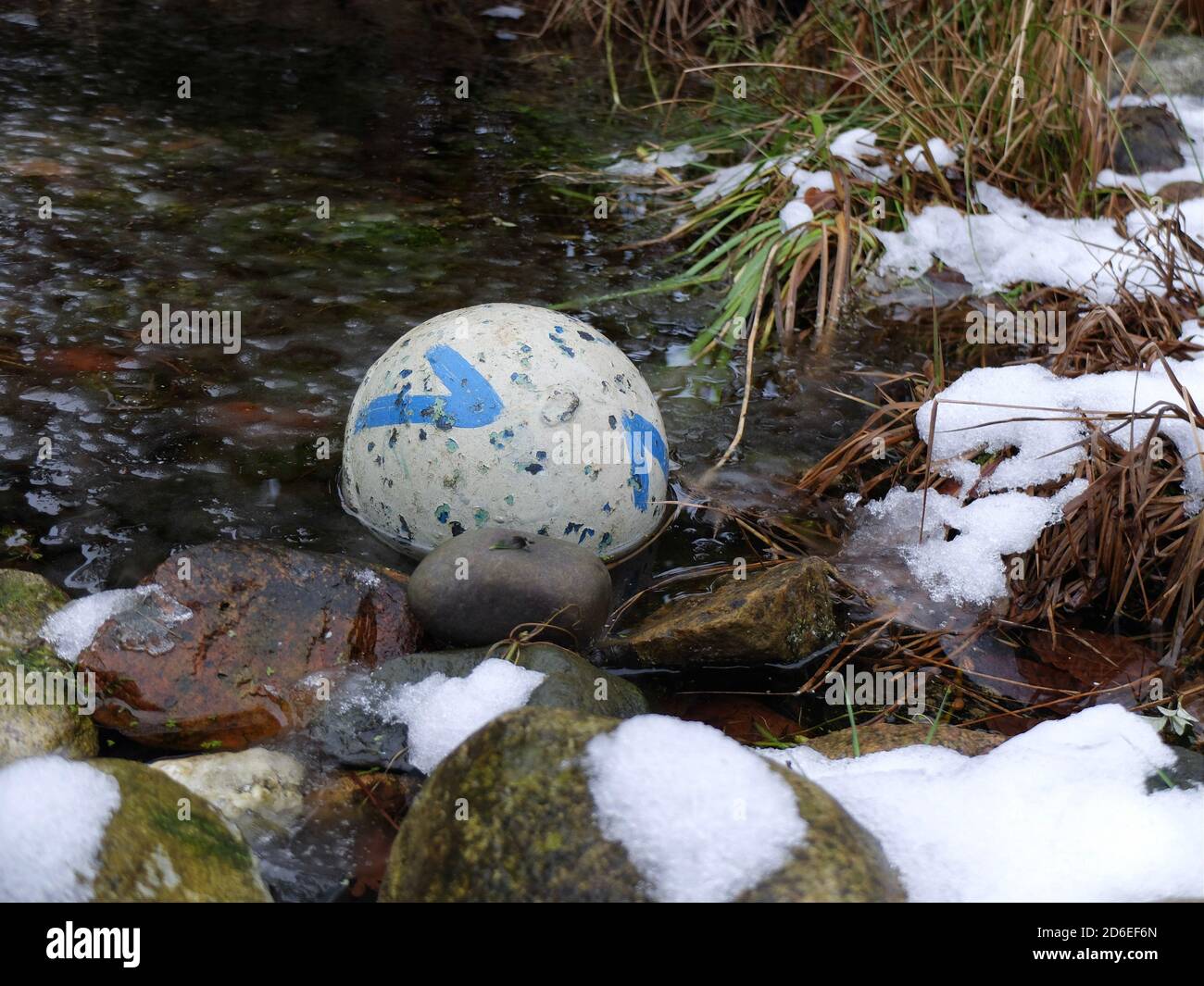 Freezing pond ball hi-res stock photography and images - Alamy