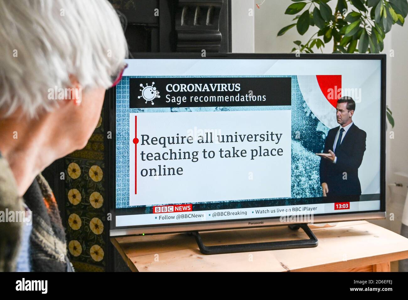 Televised teaching hi-res stock photography and images - Alamy