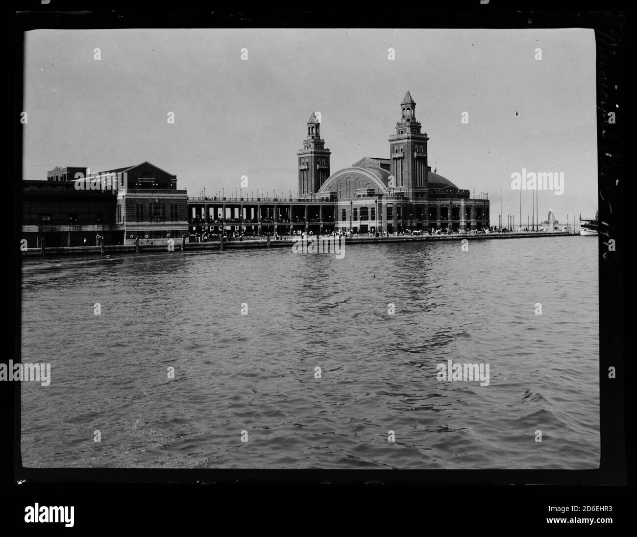 Chicago municipal pier hi-res stock photography and images - Alamy