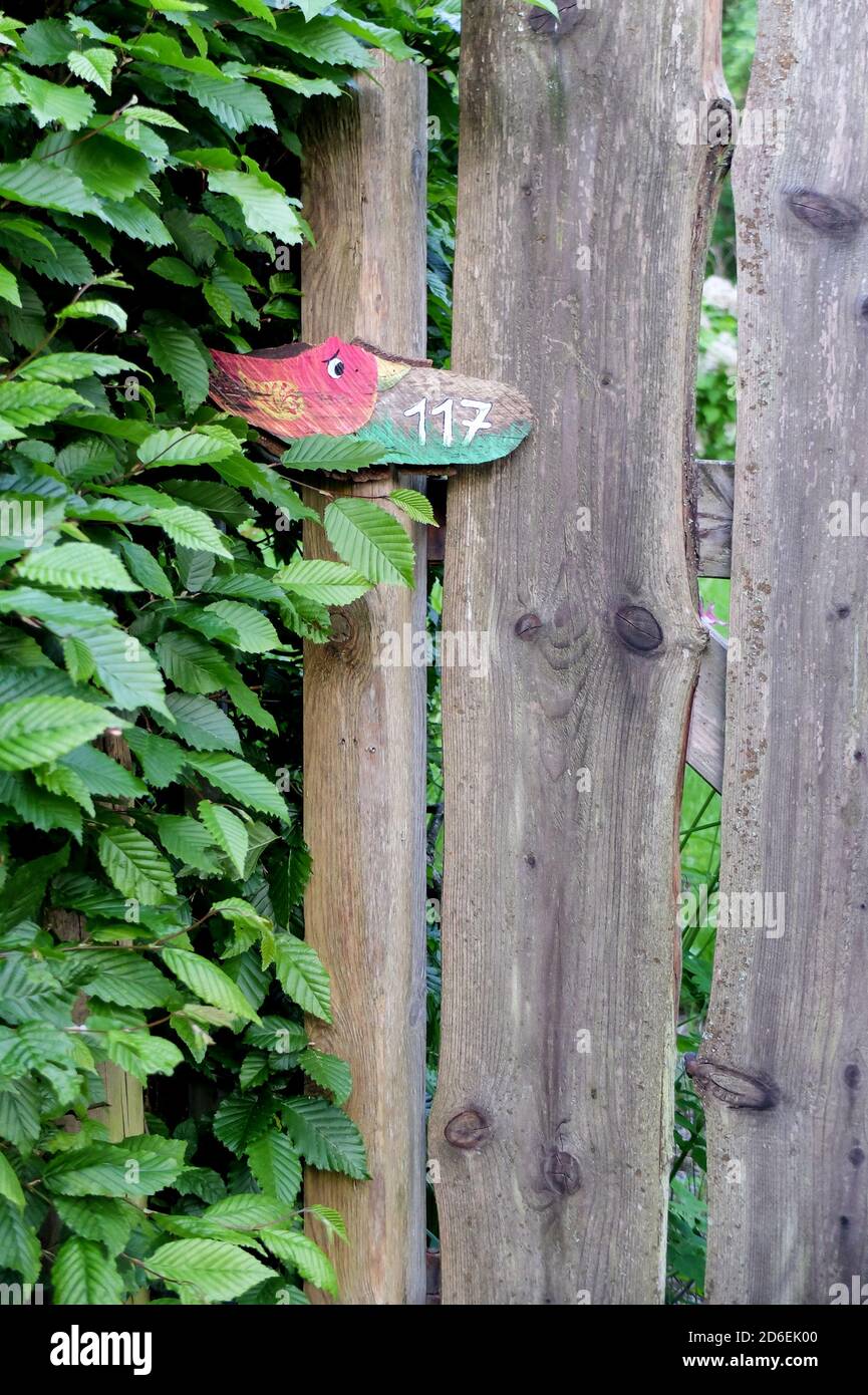 Number on fence hi-res stock photography and images - Alamy