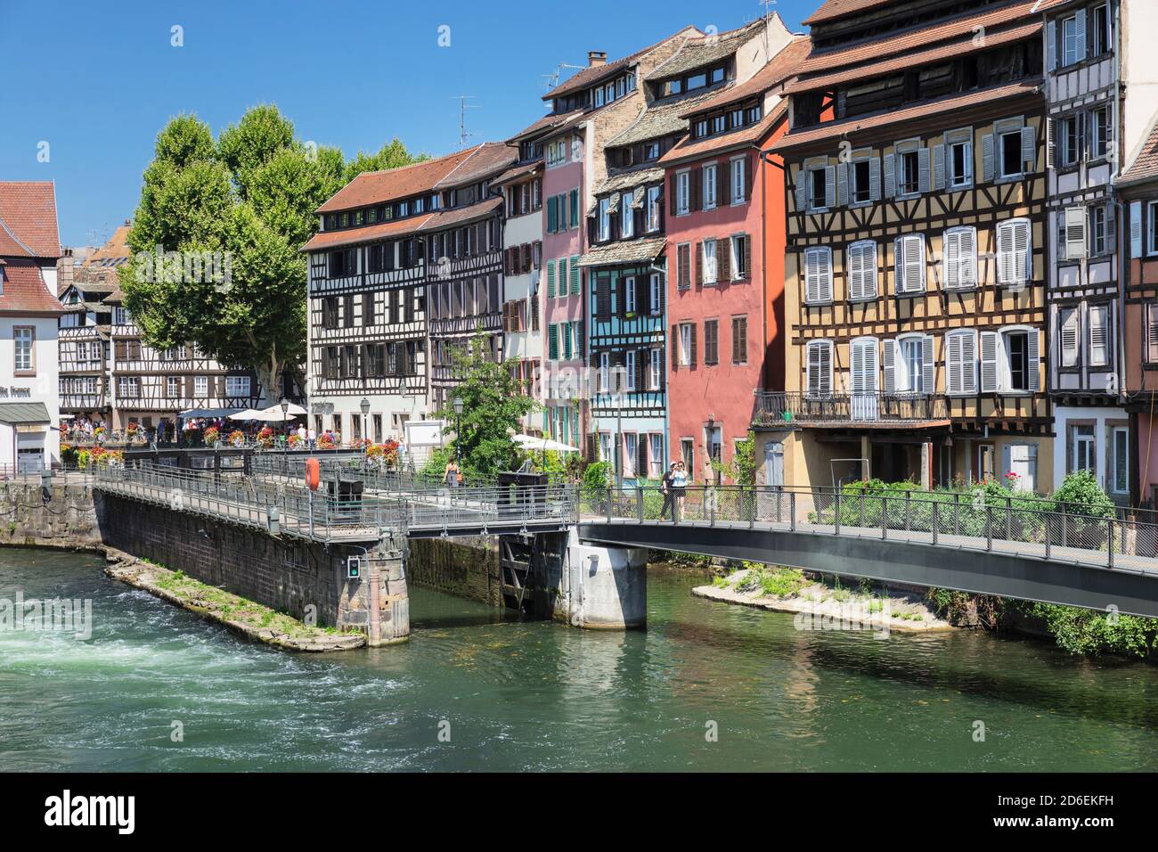 Lock bridge and half timbered houses hi-res stock photography and ...