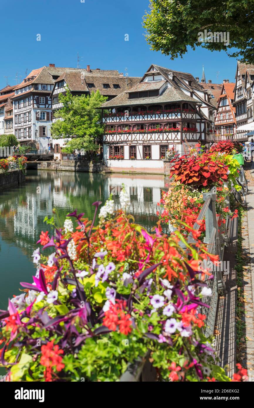 Strasbourg la petite france la maison hi-res stock photography and ...