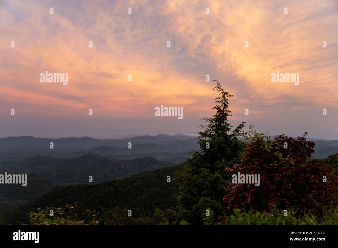 Blue ridge mountain sunset hi-res stock photography and images - Alamy