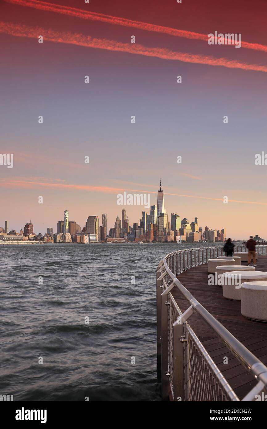 Hudson river waterfront walkway hoboken hi-res stock photography and ...