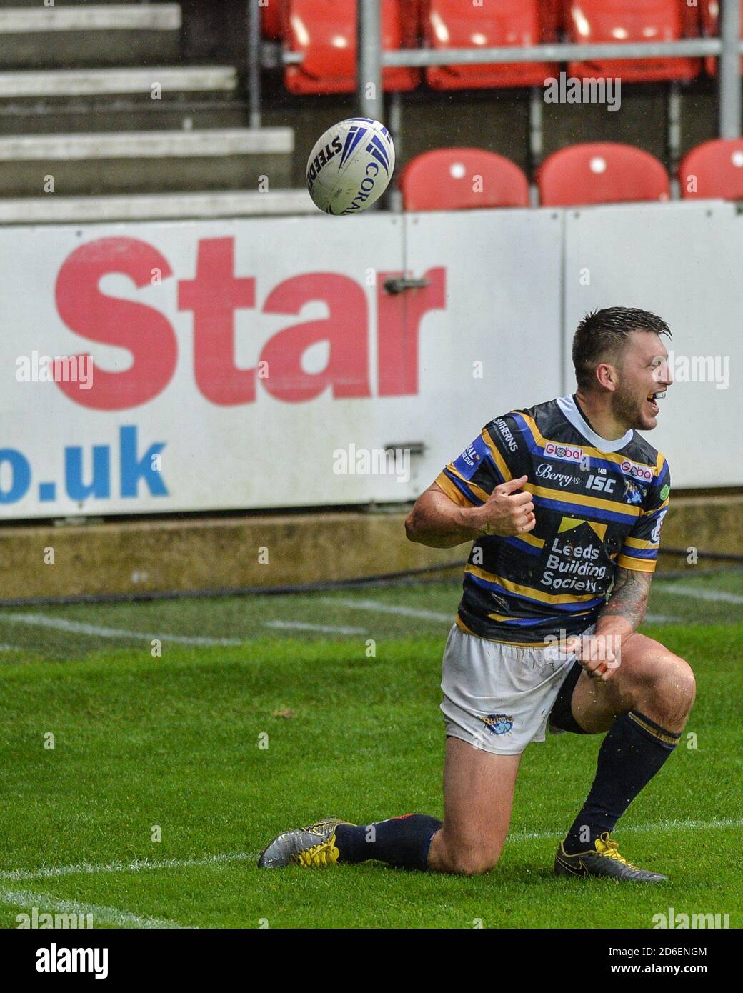 Tom Briscoe of Leeds Rhinos celebrates try Stock Photo - Alamy