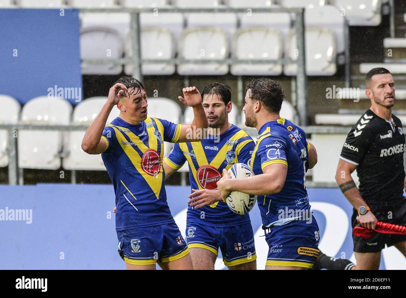 Toby King of Warrington Wolves celebrates try Stock Photo - Alamy