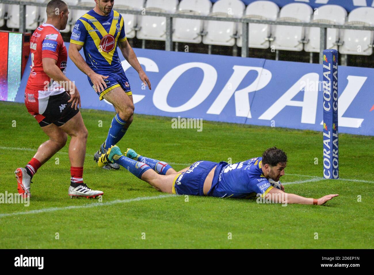 Toby King of Warrington Wolves goes over for a try Stock Photo - Alamy