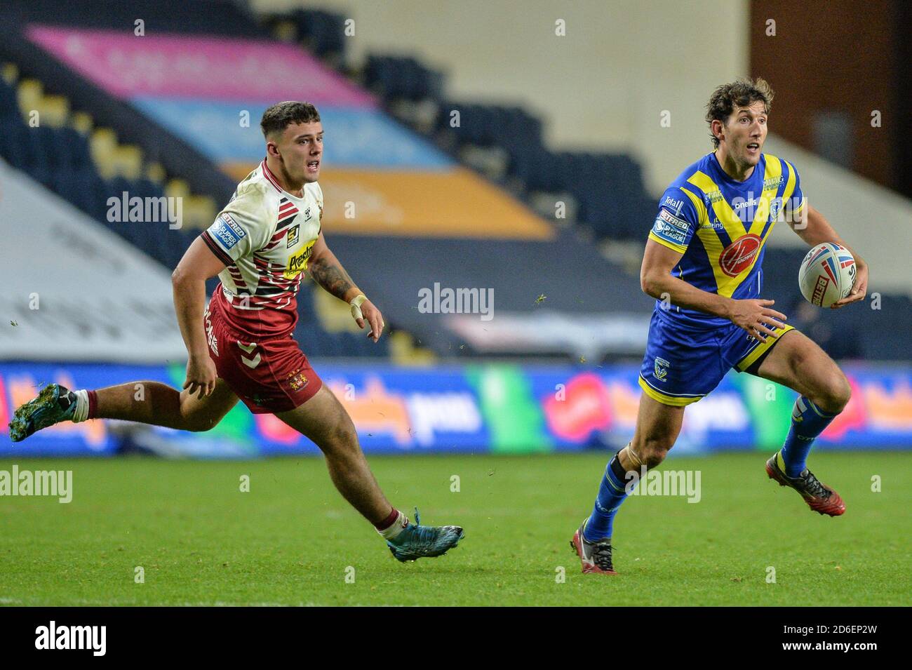 Stefan Ratchford of Warrington Wolves launches attack Stock Photo - Alamy