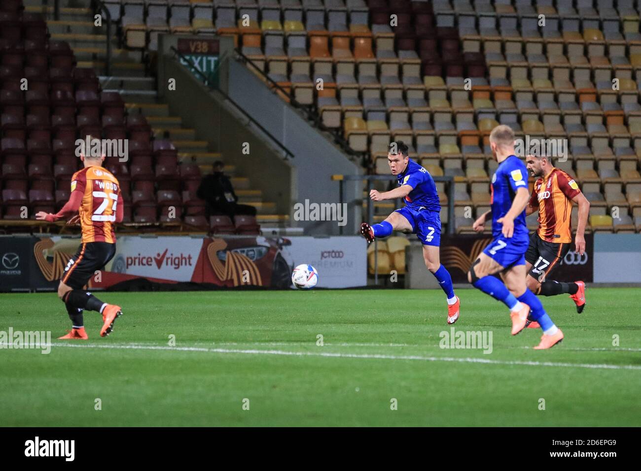 Ryan Fallowfield (2) of Harrogate Town shoots on goal Stock Photo - Alamy
