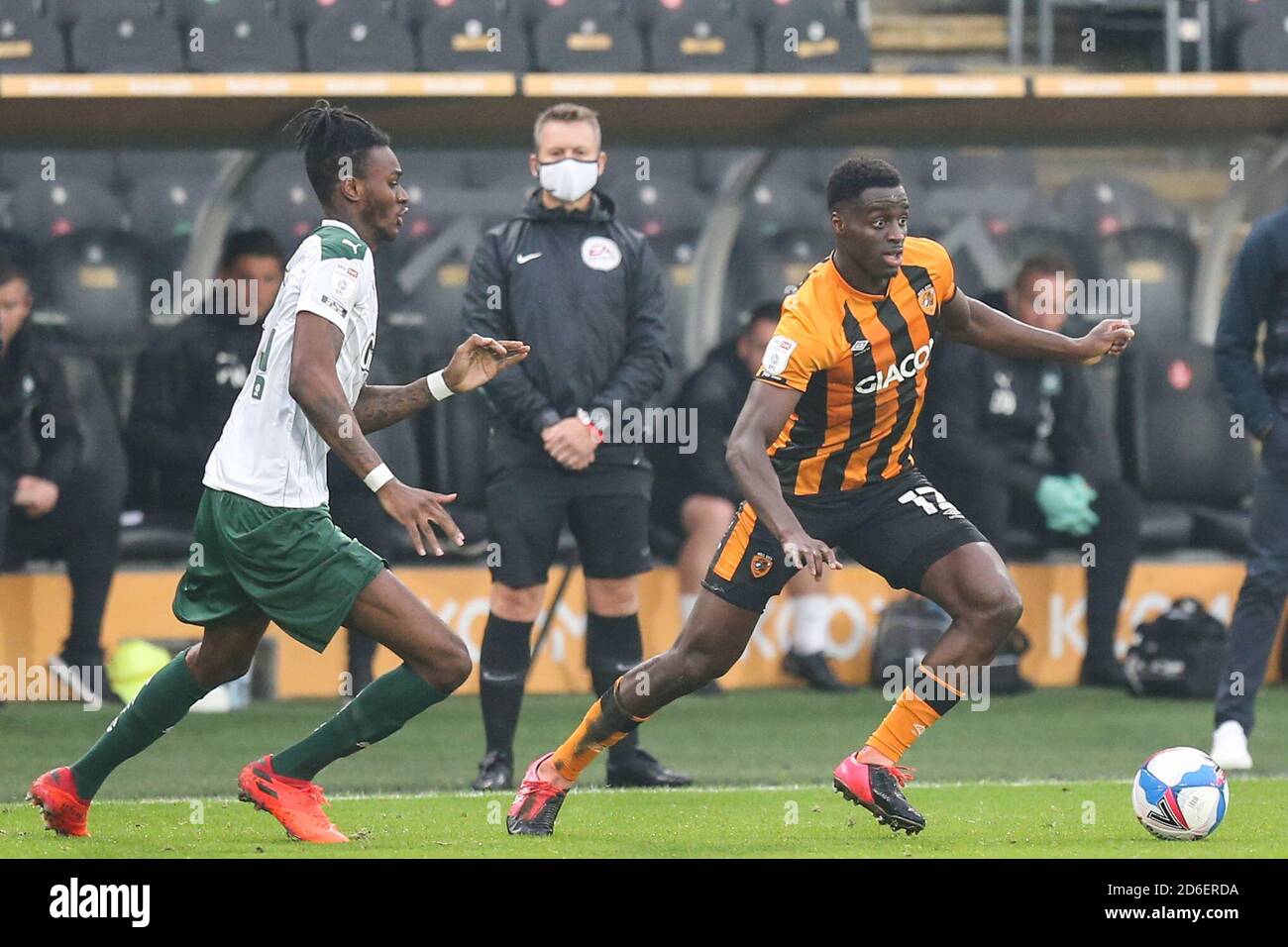Joshua Emmanuel (12) of Hull City on the ball Stock Photo - Alamy