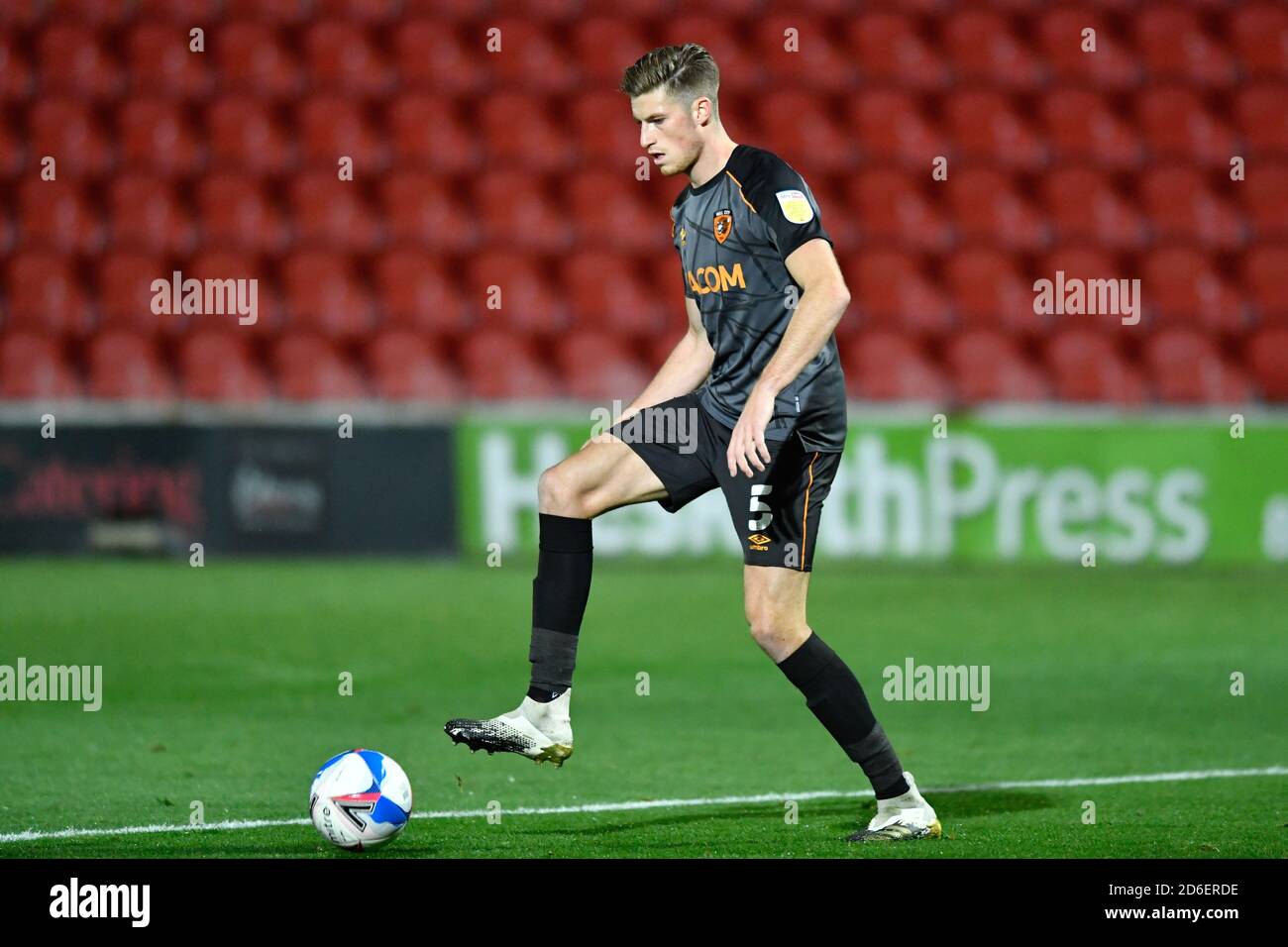 Reece Burke (5) of Hull City controls the ball Stock Photo - Alamy
