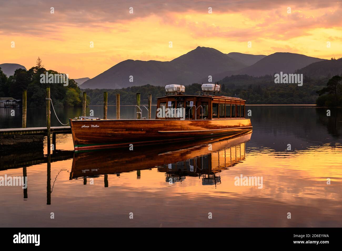 Sunset on Derwentwater Stock Photo - Alamy