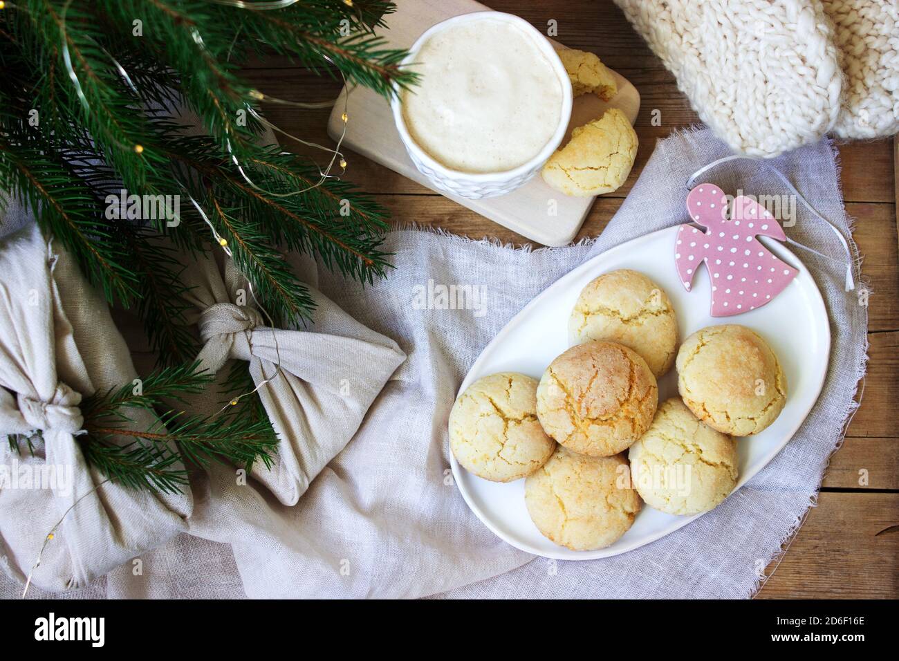 Bite crack hi-res stock photography and images - Alamy