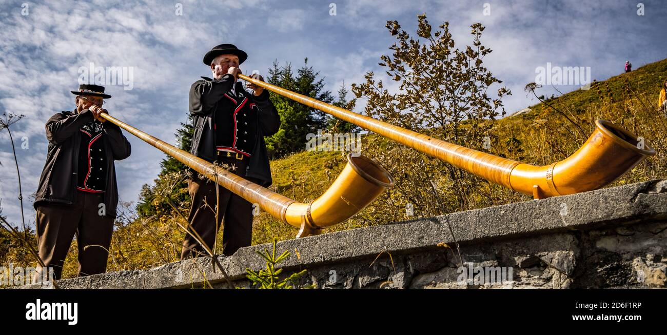 Switzerland tradition folklore alp horn hi-res stock photography and ...
