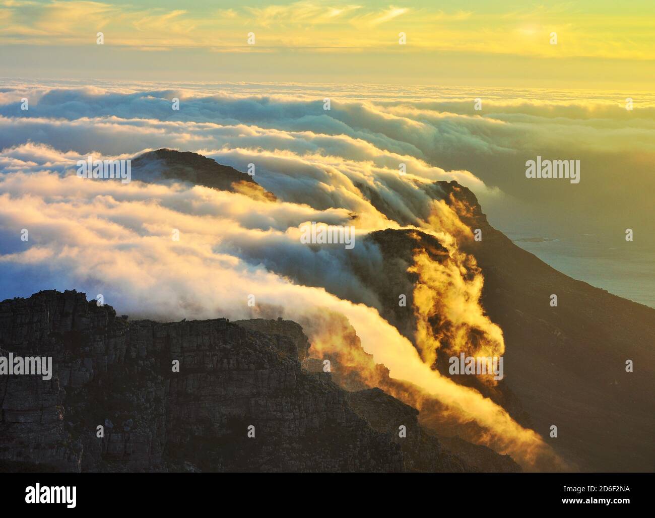 Table mountain sunset hi-res stock photography and images - Alamy