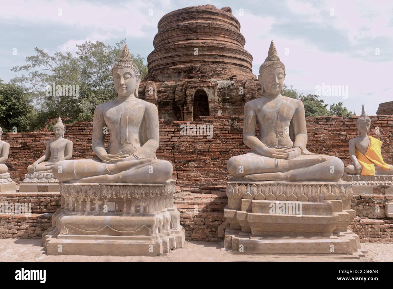 Statues in the old Siam capital of Ayutthaya, Thailand Stock Photo - Alamy