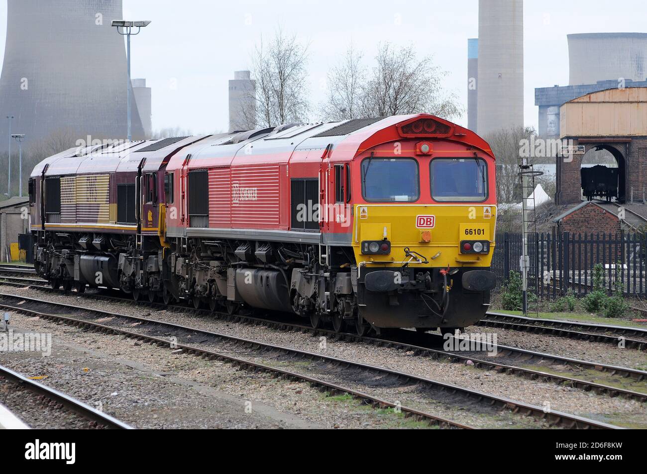 66101 with 66087 behind in Didcot yard Stock Photo - Alamy