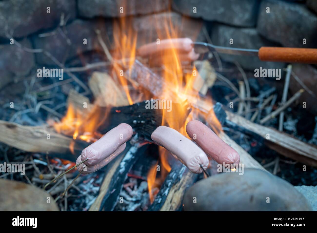 Camp flame hi-res stock photography and images - Alamy