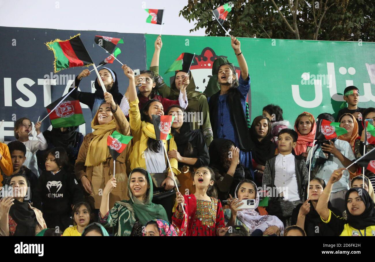 Kabul, Afghanistan. 16th Oct, 2020. Supporters cheer for teams during ...