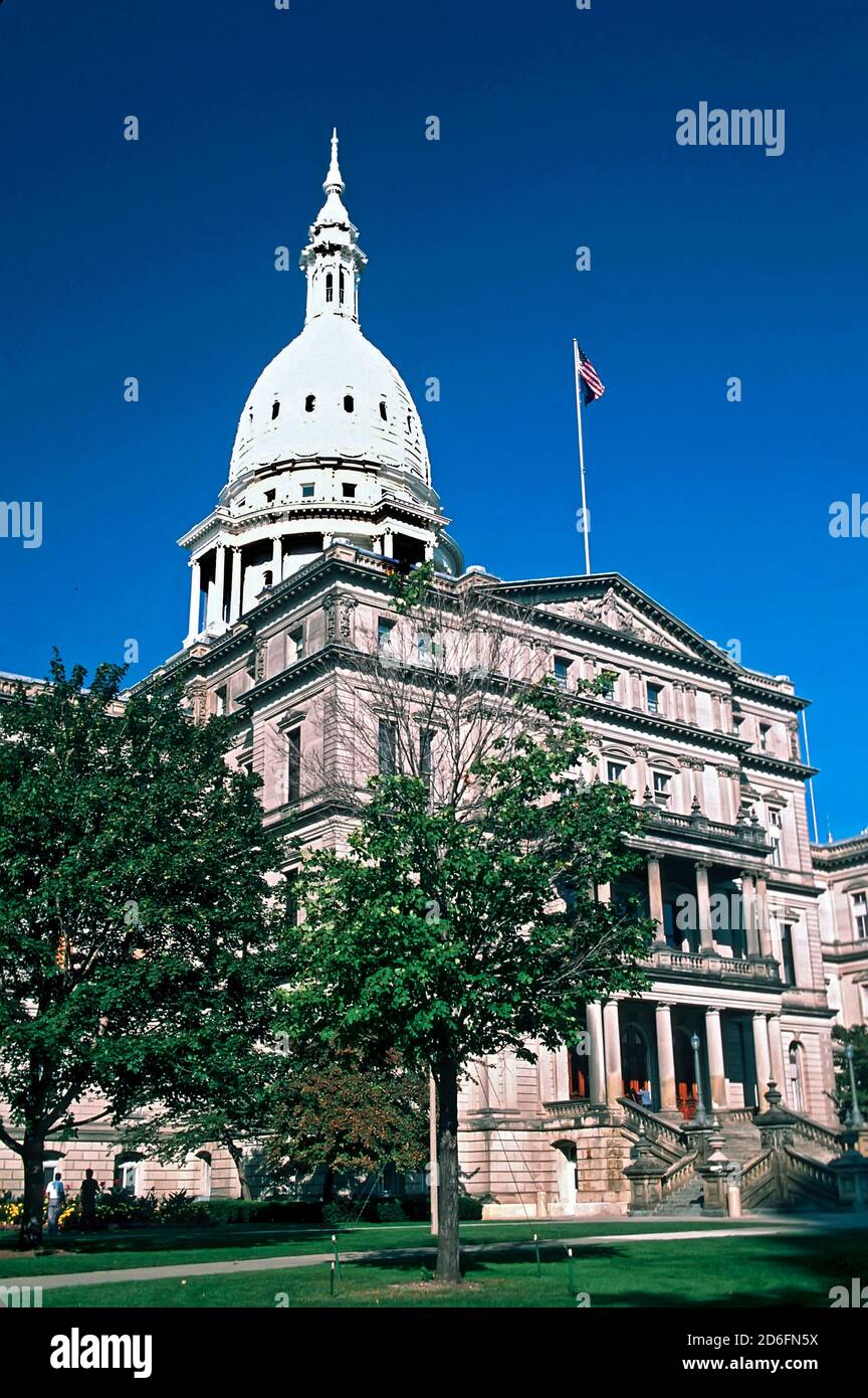 Michigan state capital building hi-res stock photography and images - Alamy