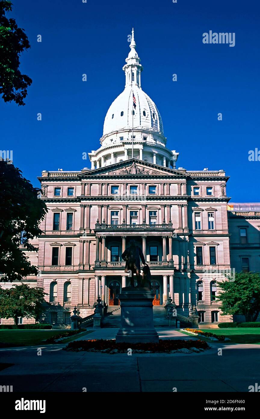 Michigan state capital building hi-res stock photography and images - Alamy
