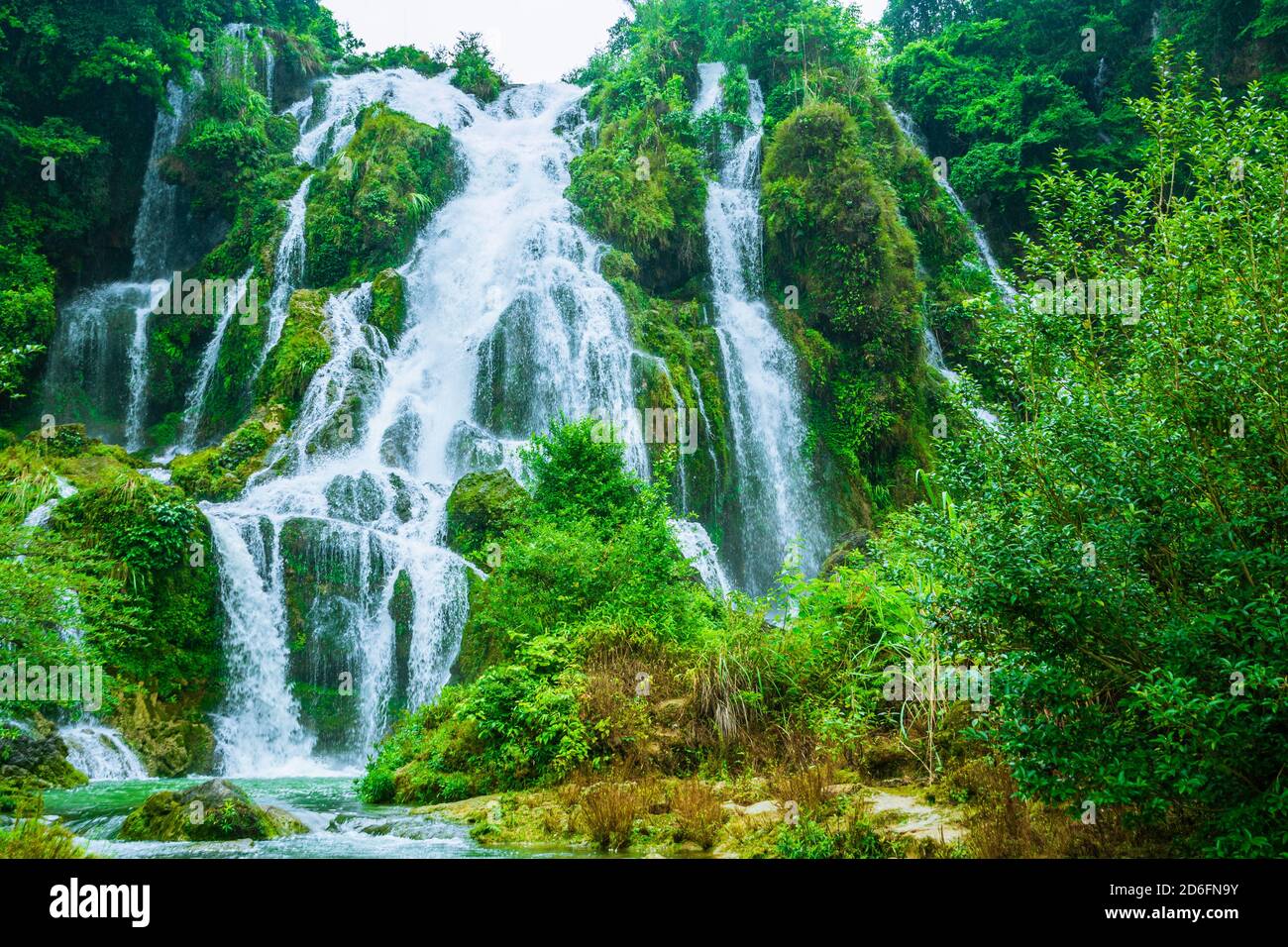 Picturesque mountain scene waterfall hi-res stock photography and ...