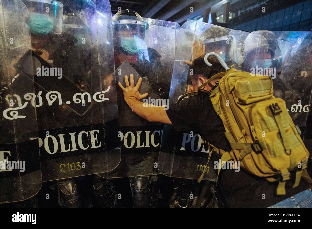 Crowd dispersing after a rally hi-res stock photography and images - Alamy