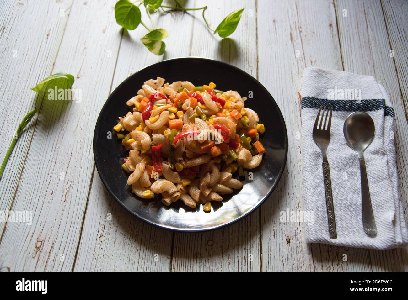 Close view penne pasta salad hi-res stock photography and images - Alamy