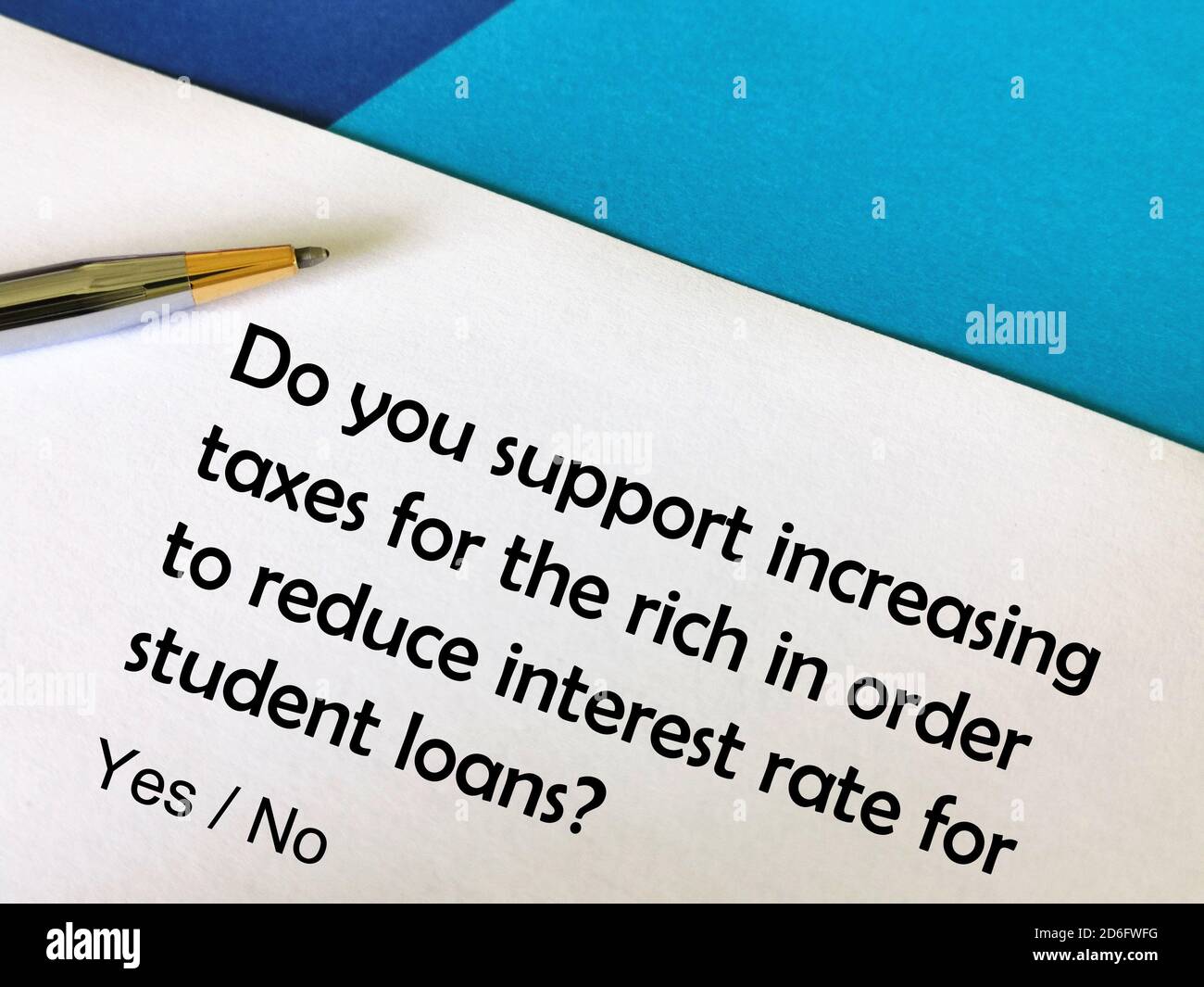 Student answering questionnaire hi-res stock photography and images - Alamy