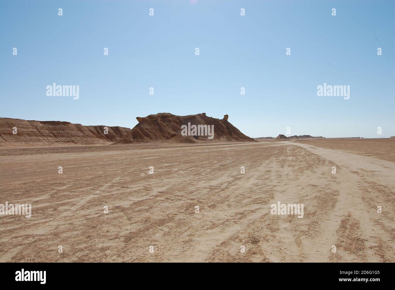 sand dunes the sahara desert in africa Stock Photo - Alamy
