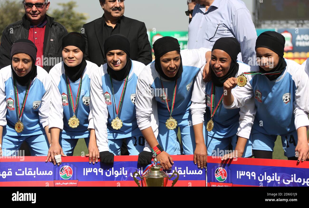 Kabul, Afghanistan. 16th Oct, 2020. Players of Herat celebrate after ...