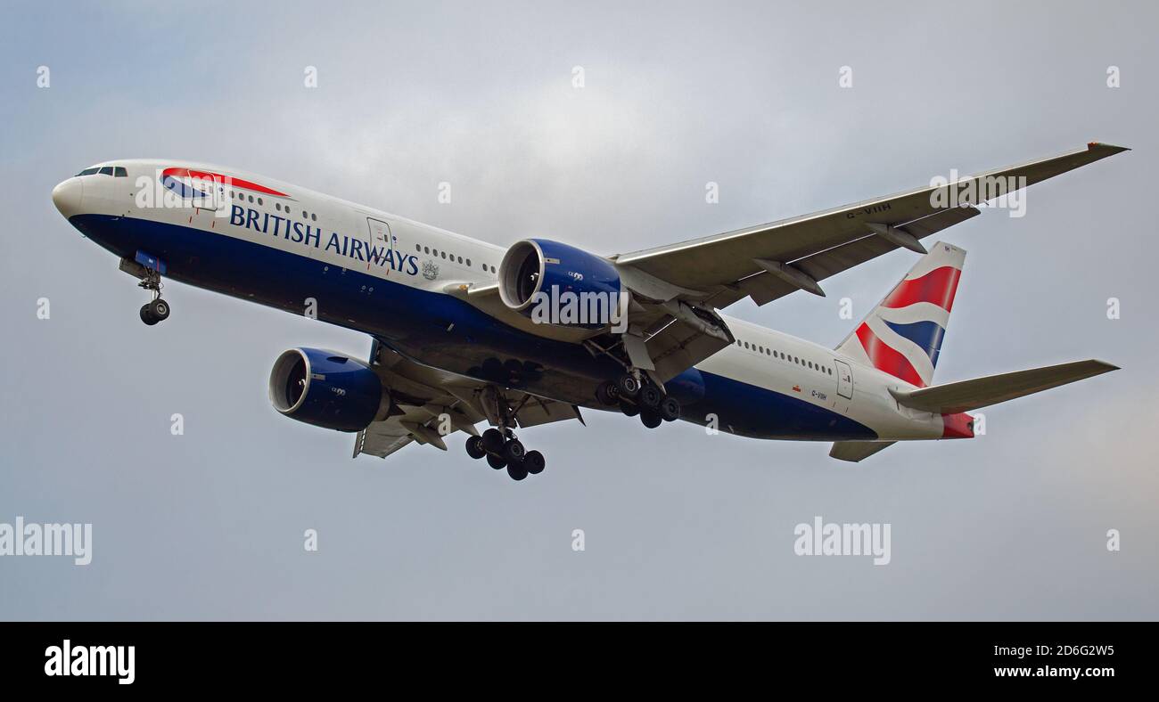 British Airways Boeing 777 G-VIIH on final approach to London-Heathrow ...