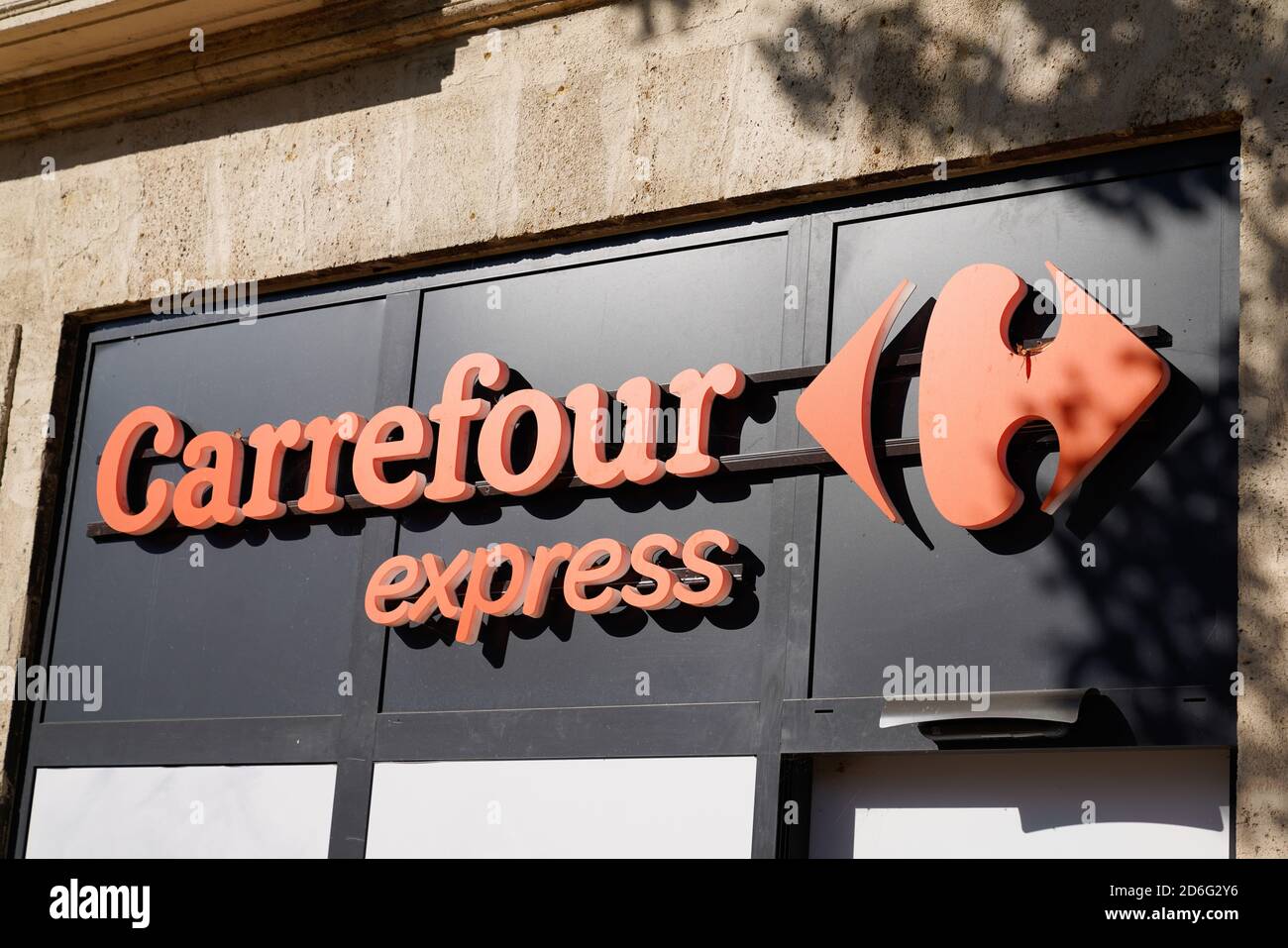 Carrefour Express High Resolution Stock Photography and Images - Alamy