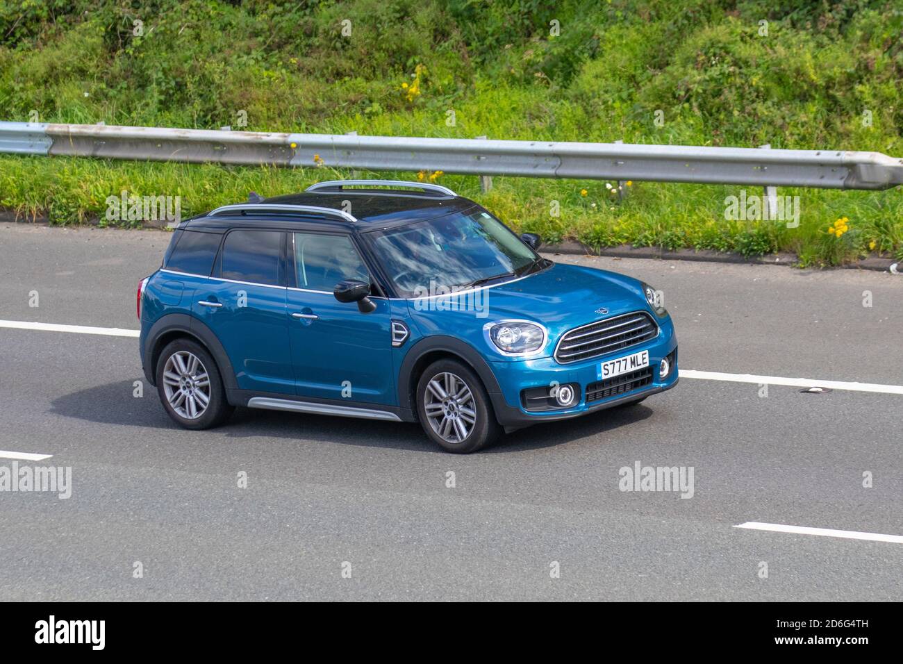Mini countryman exclusive hi-res stock photography and images - Alamy
